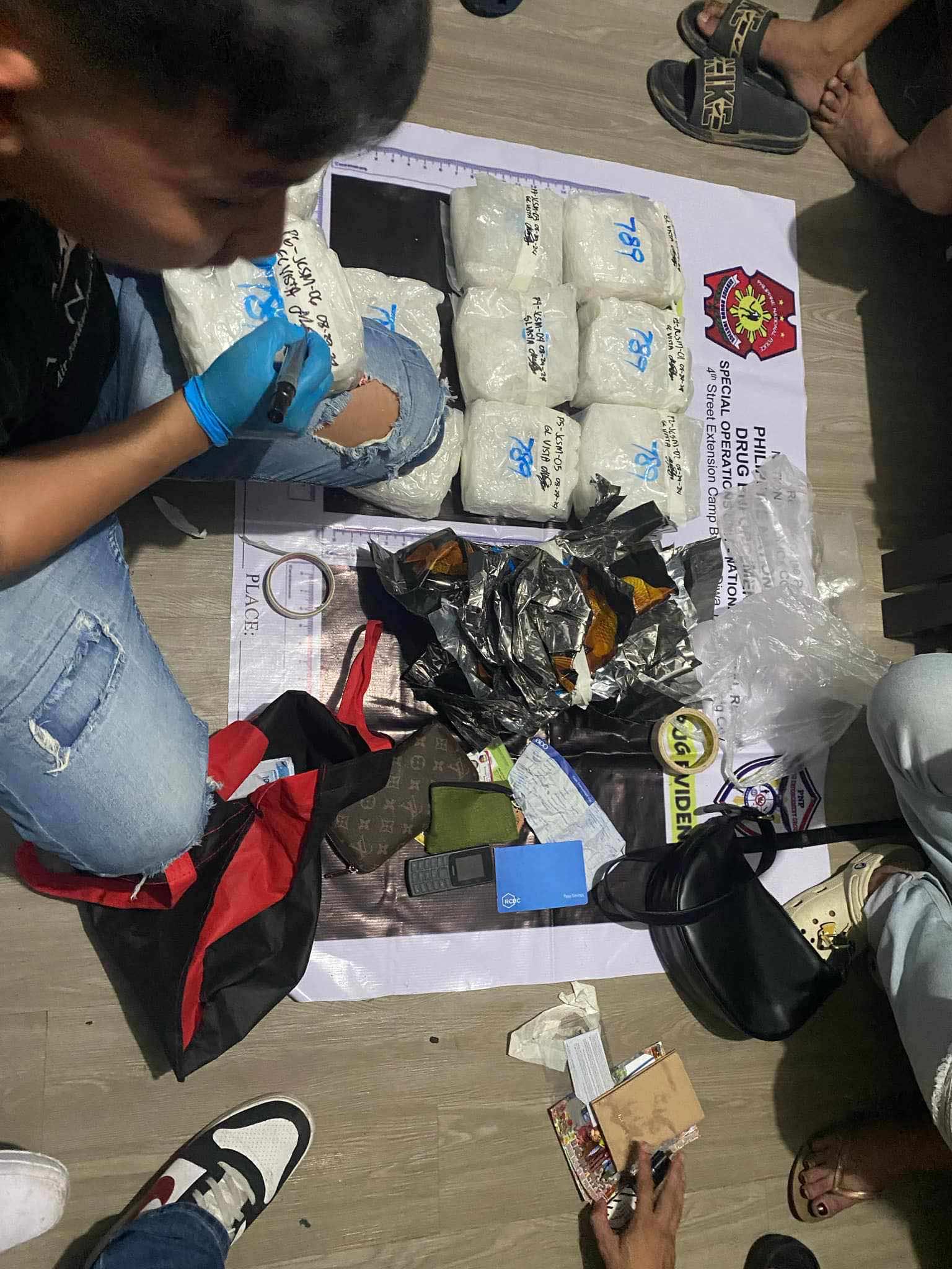 2 suspected members of major drug syndicate arrested in Manila buy-bust ...