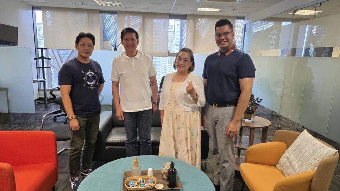 Lacson explains photo with Discayas from midterm election campaign ...