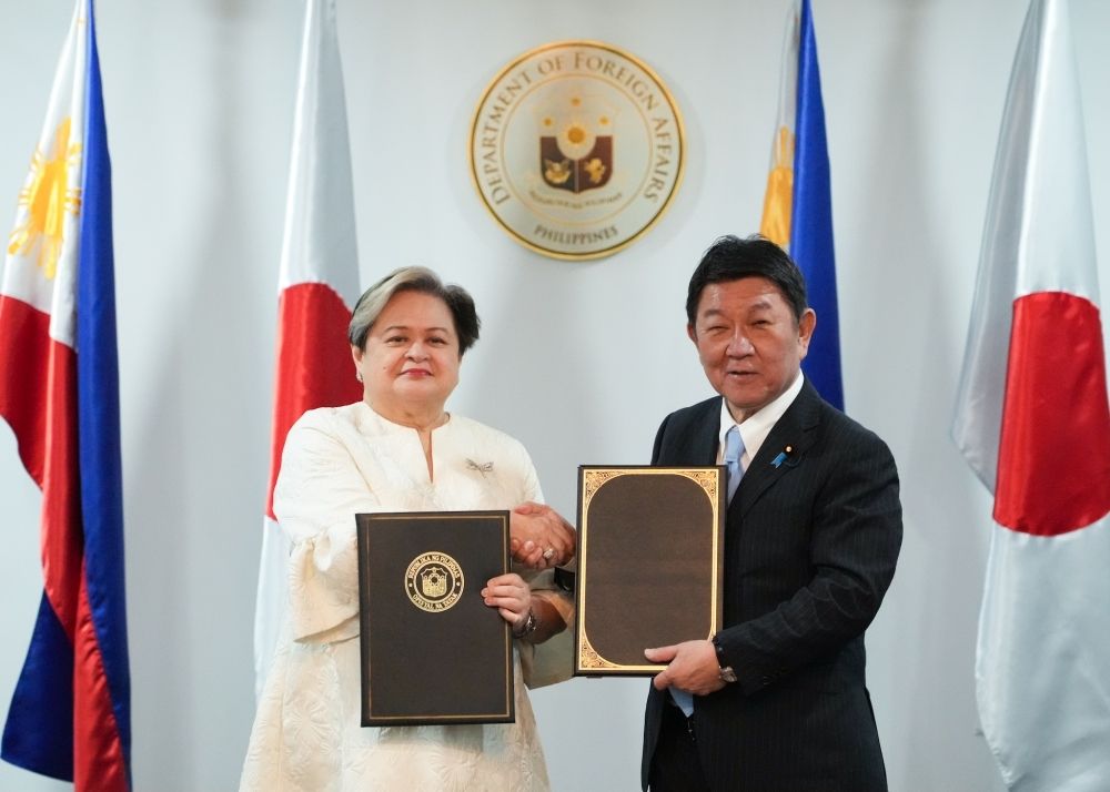 PH, Japan sign mutual defense and logistics pact amid increasing ...