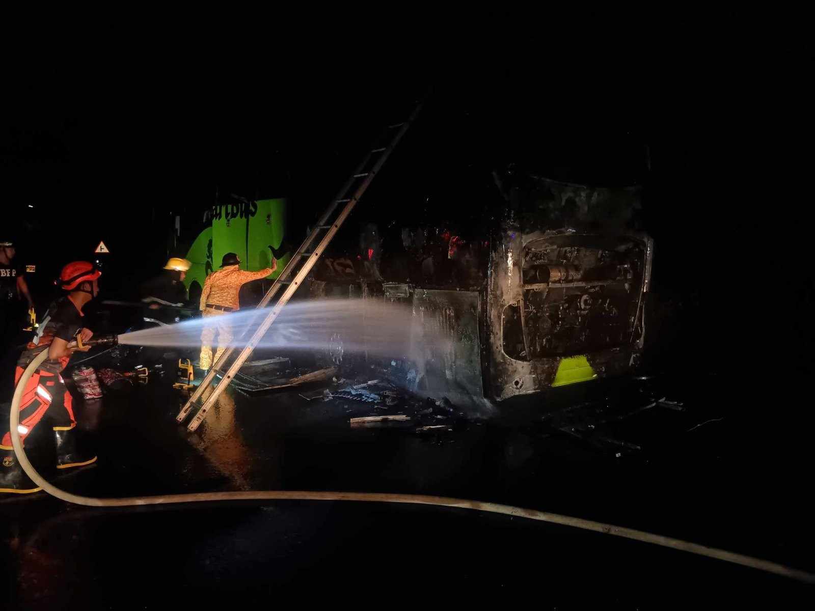 6 dead, 3 hurt after 3-vehicle collision in Lopez, Quezon