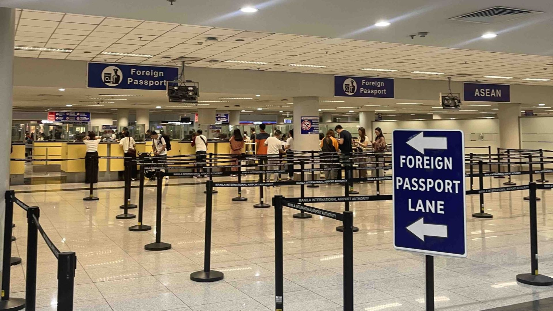 BI Spox: Manageable lines at the NAIA Terminal 3 immigration area today ...