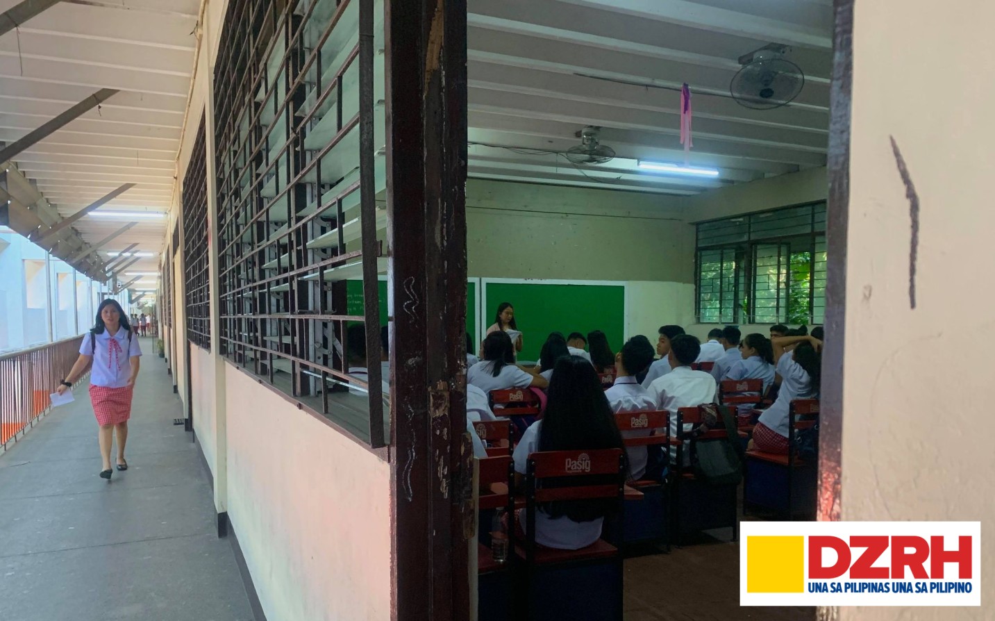 DepEd allows teaching, non-teaching personnel to wear alternative uniforms