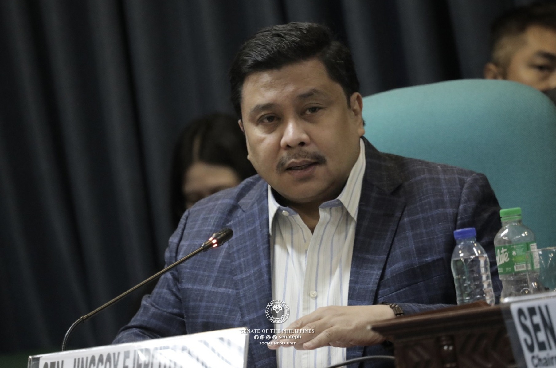 Estrada warns parallel probe on EJK, war on drugs may be politically ...
