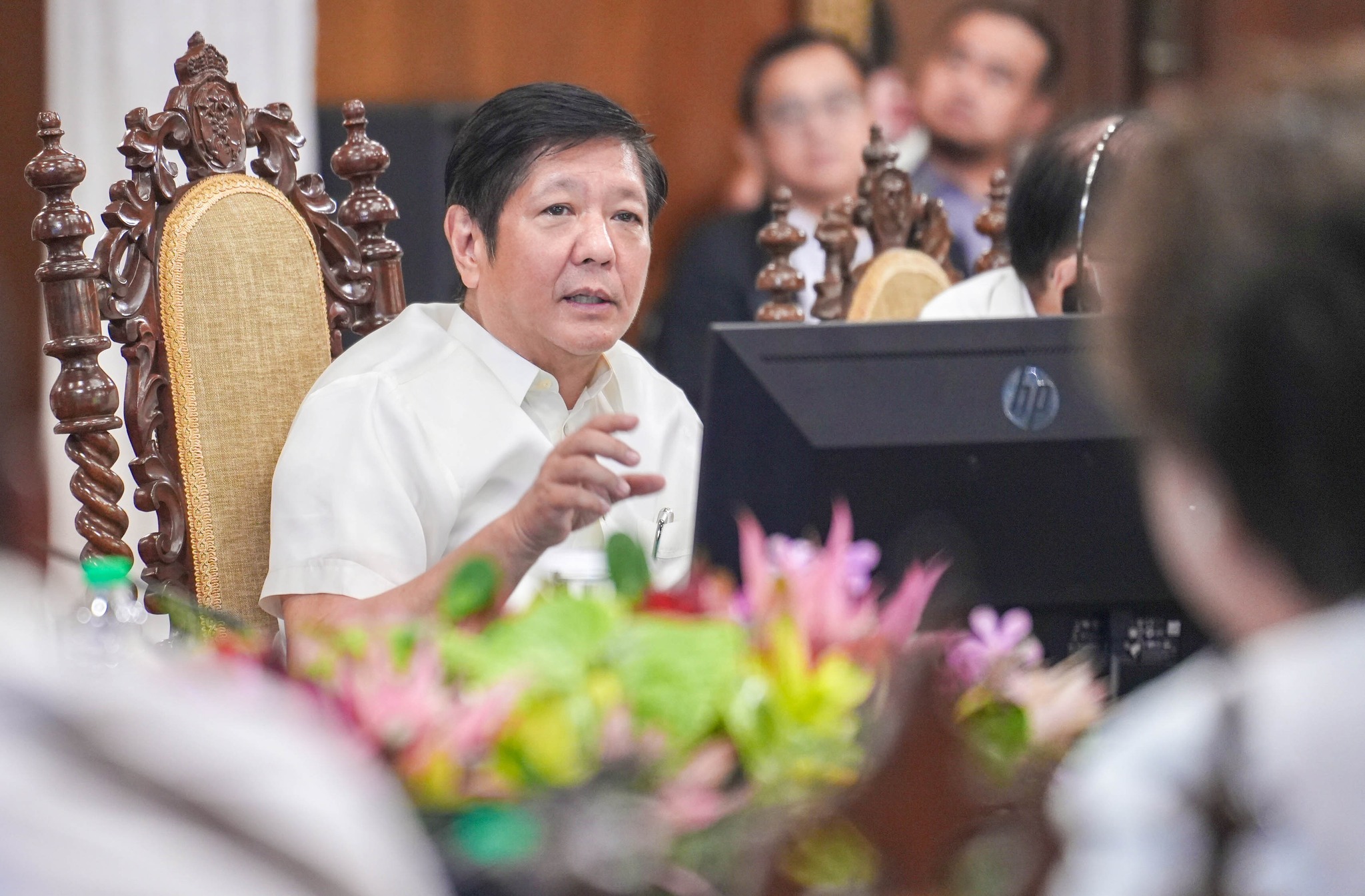 Marcos signs order for an 'integrated system' in gov't transactions