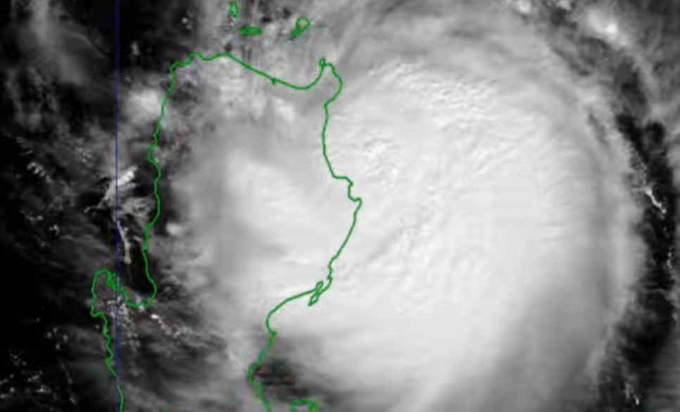 'Ofel' makes landfall in Cagayan