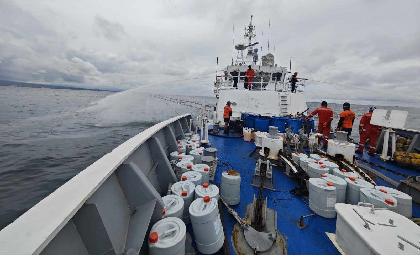 Over 574,000 liters of oily waste collected in the ongoing recovery ...