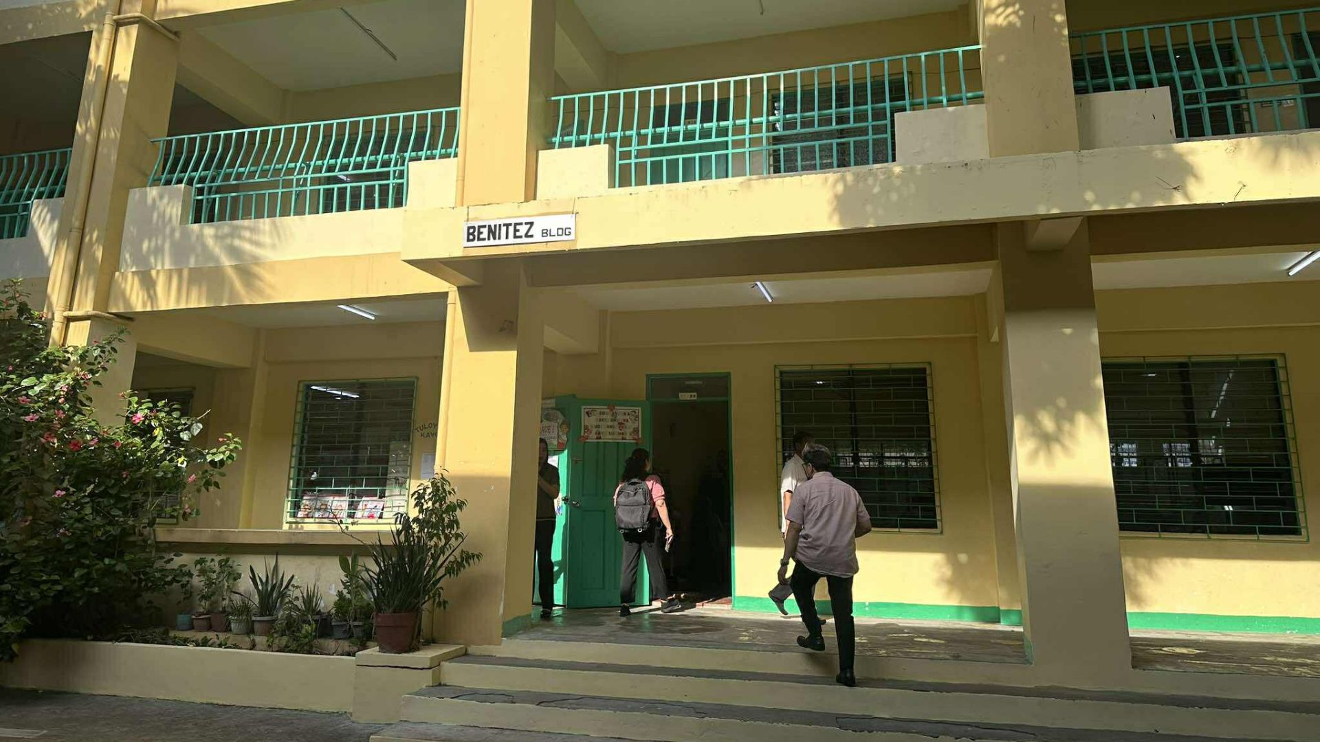 PBBM, Angara welcome students at Manila public school for the opening ...