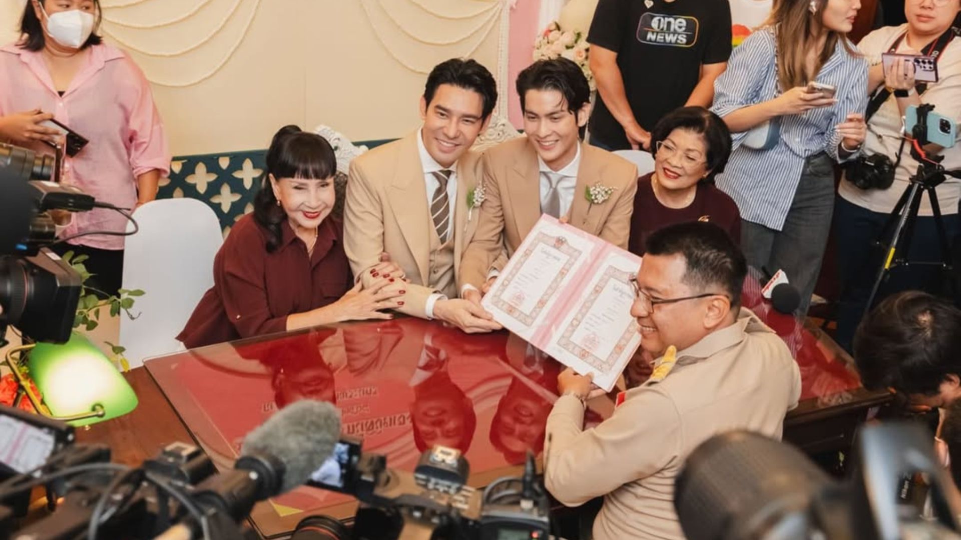 PorschArmTheWedding: Actors Porsch Apiwat, Arm Sappanyoo officially tie ...