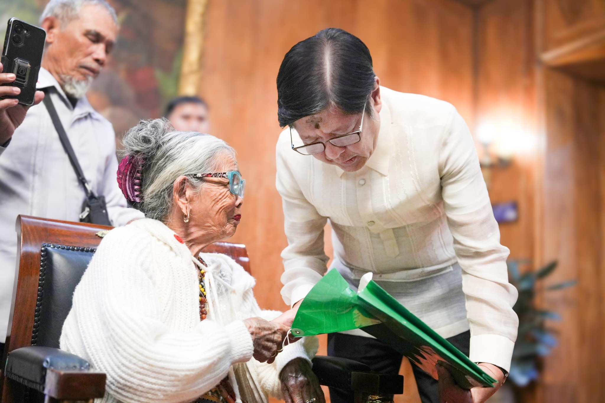 Apo Whang-od receives Presidential Award for contribution to PH arts